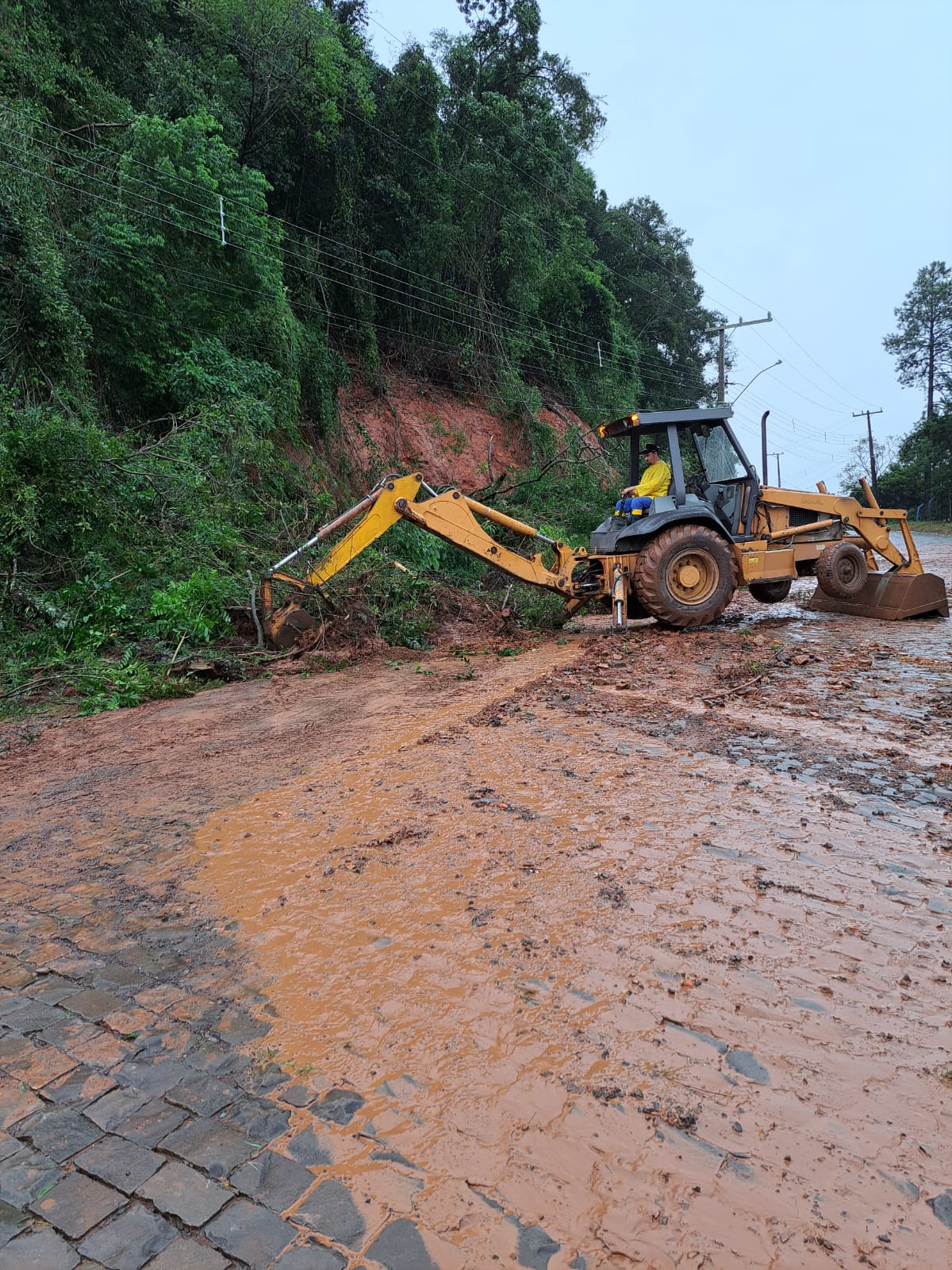 RECUPERAÇÃO DE DANOS APÓS ENCHENTE NO PERÍMETRO URBANO É INTENSIFICADA ...